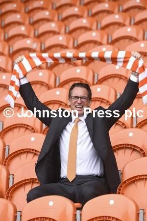 37880998-Simon Sadler is unveiled as the new owner of Blackpool FC ...