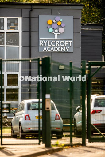 39873582-Ryecroft Academy, Stonebridge Grove, Leeds. Picture By ...