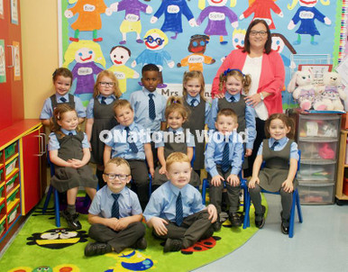 39875191-MNL-231210-184023005 mrs melissa organ pictured with her p1 ...