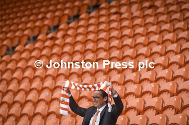 37881025-Simon Sadler is unveiled as the new owner of Blackpool FC ...