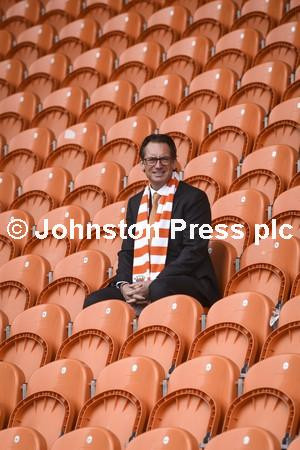 37881027-Simon Sadler is unveiled as the new owner of Blackpool FC ...