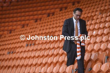 37881028-Simon Sadler is unveiled as the new owner of Blackpool FC ...