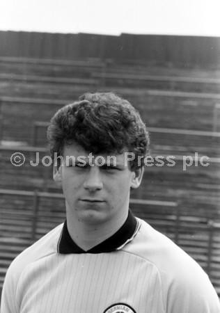 20379736-Headshots of Hibs football team taken at Easter Road at the ...