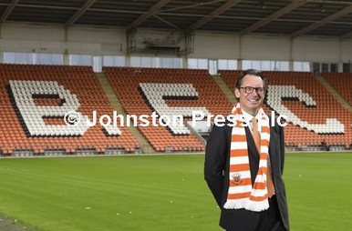 37881036-Simon Sadler is unveiled as the new owner of Blackpool FC ...