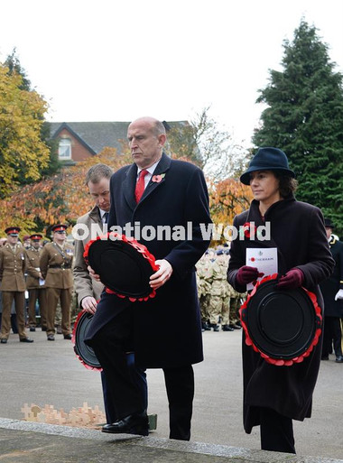 39891794-Rotherham council leader Chris Read and MPs John Healey and ...