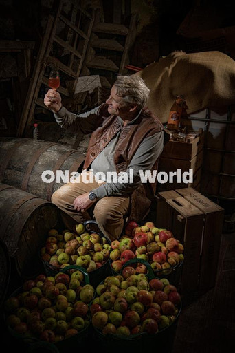 39892349-Nick Burrows, makes Coulton Mill Cyder in the Howardian Hills ...