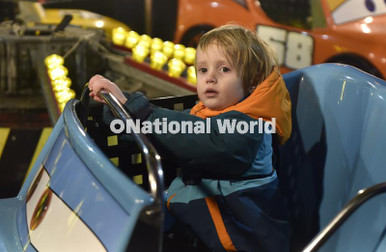 39898511-Lee-on-the-Solent Christmas lights were switched on in the ...