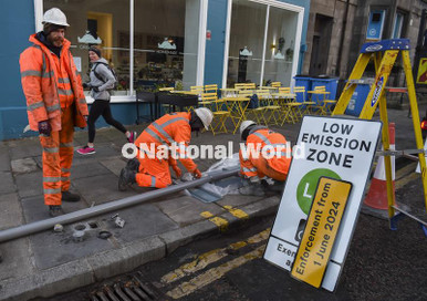 39900201-PIC LISA FERGUSON 29/11/2023 Low Emission Zone signs in place ...