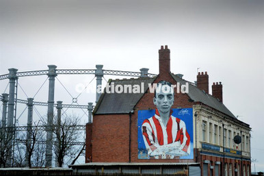 39905835-Sunderland football legend Raich Carter mural painted by Frank ...