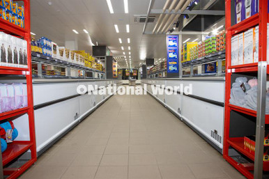 39907737-A new Farmfoods store opened on Saturday morning in Cowplain ...