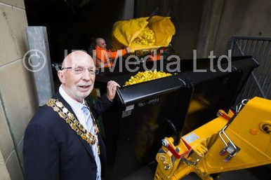 39414690-Hebden Bridge Duck Race. Mayor of Hebden Royd Town Council Rob ...