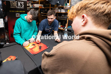 39951282-Jamie Boyle and Nathan Peers from the K's signed autographs of ...