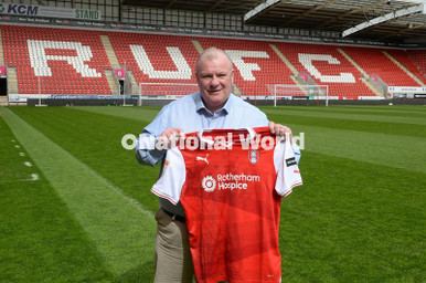 39955588-Steve Evans returns to Rotherham United. YPN-240419-161204003 ...