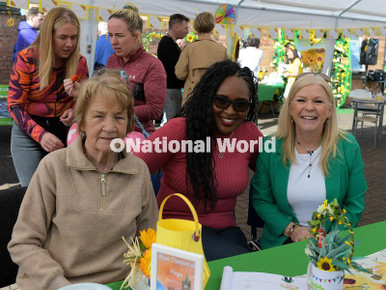 39957513-Helen Bradley and Bronagh McCallion pictured with Colr. Lilian ...