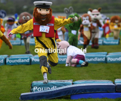 39959987-RNLI's Stormy Stan wins The Mascot Gold Cup at Wtherby Races ...