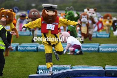 39959986-RNLI's Stormy Stan wins The Mascot Gold Cup at Wtherby Races ...