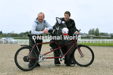 39960029-Lee Bilbrough and Jonathan Binney AKA Panto Pony at the ...
