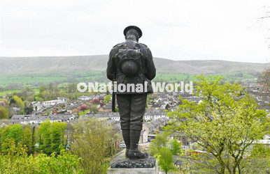 39962877-War memorial looking over Clitheroe in the grounds of ...