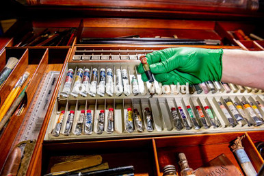 39970557-John Whitaker, curator at Wakefield Museum with a recently ...