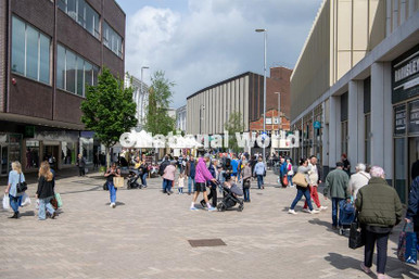 39971360-Stock picture of Cheapside in the central shopping area in the ...