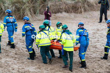 39975186-Paramedic students attend the scene of a boat crash where a ...