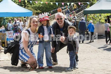 39462436-Ripponden Jubilee Food and Drink Market. From the left, Jenny ...