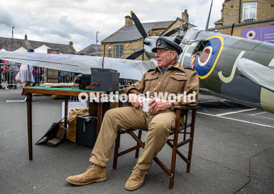 39978764-Steve Heappey displays his 1942 Spitfire Mk9 for the crowds ...