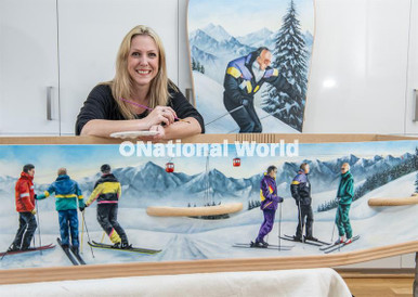 39984887-Harrogate artist Claire Baxter with the coffin she has been ...