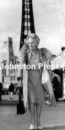 21156478-Gracie Fields pictured in 1967 when she visited her beloved ...