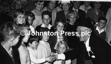 21156533-Richard Hearne Mr Pastry greets St Annes youngsters in 1961 ...