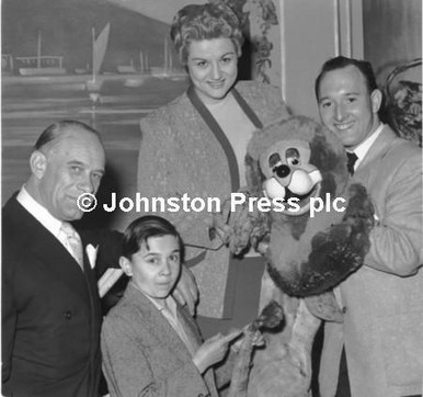 21156547-Terry Hall with Lenny the Lion and fellow stars of the ...