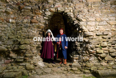 39999938-King Richard III day at Middleham Castle. David Fitzcount and ...