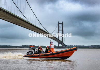 40004730-The Humber Rescue Lifeboat passes under the Humber Bridge ...