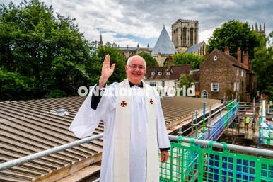 40006437-The Very Reverend Dominic Barrington, Dean of York, giving his ...