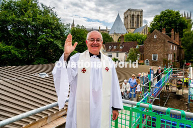 40006436-The Very Reverend Dominic Barrington, Dean of York, giving his ...