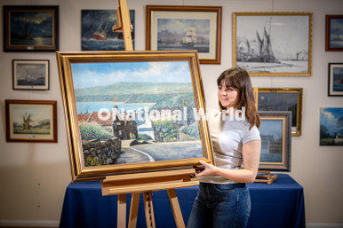 40010289-Holly Hammond at David Duggleby Auctioneers in Scarborough ...
