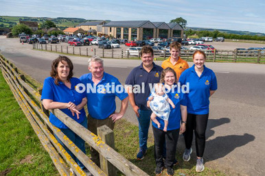 40010331-CountryPost - Maria and Andrew Henshaw along with their family ...