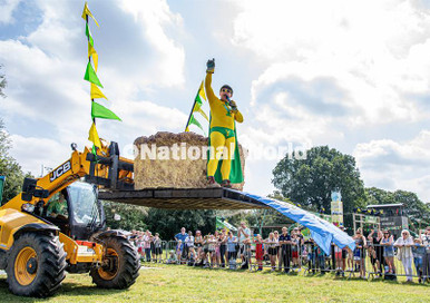 40015241-Yorkshireâ€™s own superhero Yorkshire-Man jumping into a giant ...