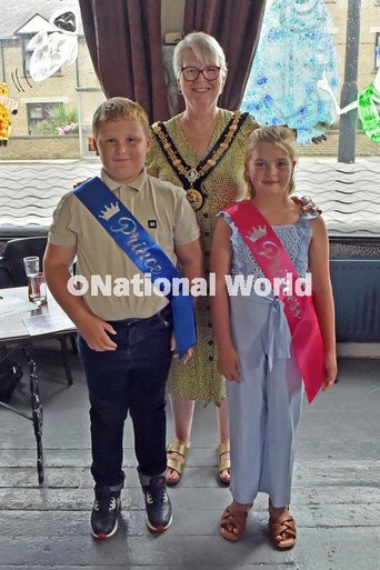 40015676-Ceremonial Mayor of Hartlepool Carole Thompson with the newly ...