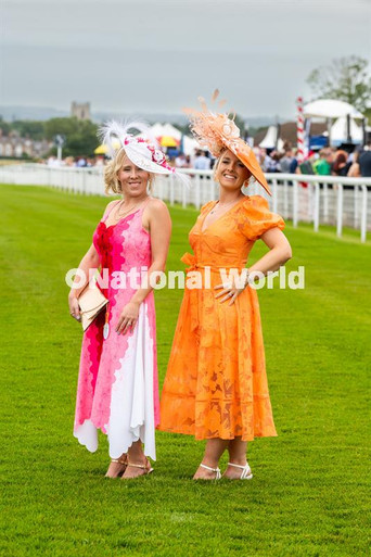 40022310-Ladies Day at Beverley Racecourse presented by Porsche Centre ...