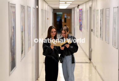 40022580-Students receive there A level results at Garforth Academy ...