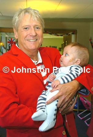 21856936-Joe Longthorne at Brian House Children s Hospice, Bispham ...