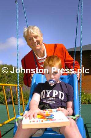 21856938-Joe Longthorne at Brian House Children s Hospice, Bispham ...