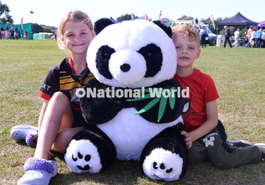 40036811-Rotherham Cancer Care Centre held a family fun day at Hooton ...