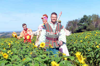 40036971-Sunderland Empire panto lunch of Jack and the Beanstalk at ...