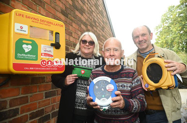 40046300-Andrew Moakes is making sure all defibrillators in Shevington ...