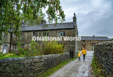 40049885-Village of the Week - Giggleswick North Yorkshire. Ivy Fold ...
