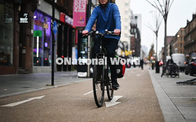 40055668-John Devlin 30/10/2024 GLASGOW. Alastair Dalton on his bike ...