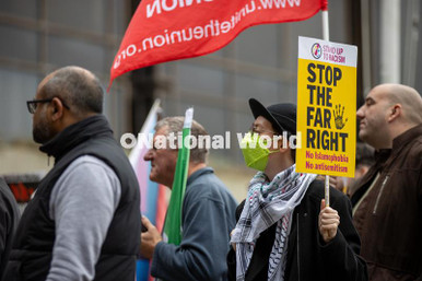 40057890-Portsmouth Unite and anti racism campaigners held opposing ...