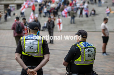 40057862-Portsmouth Unite and anti racism campaigners held opposing ...